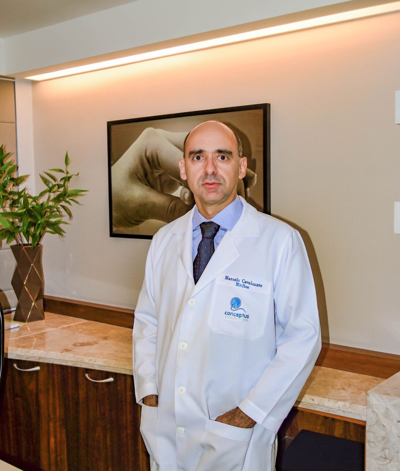 Médico cearense Marcelo Cavalcante tem capítulo publicado em obra de ...